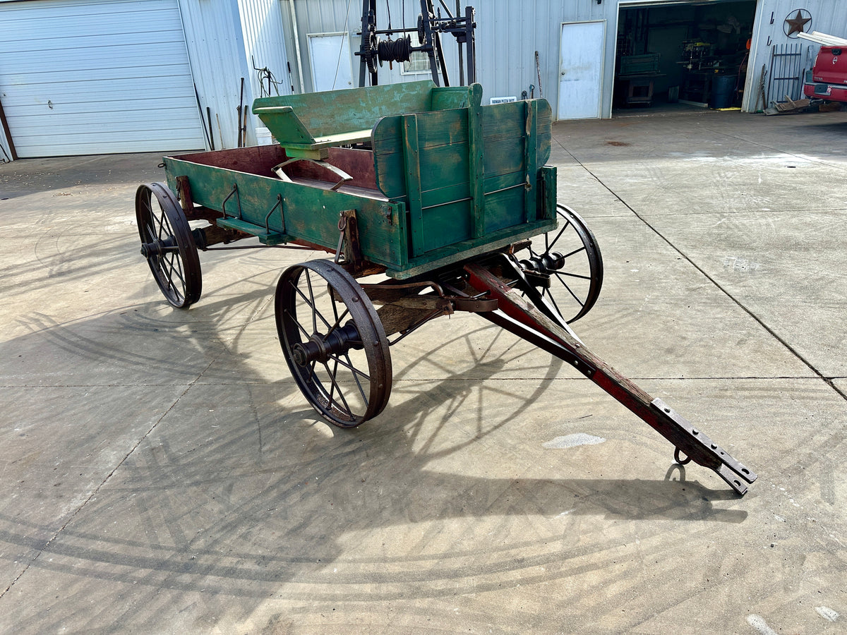 #406 Forest Green Harvest Display Wagon – Doyle's Wagons
